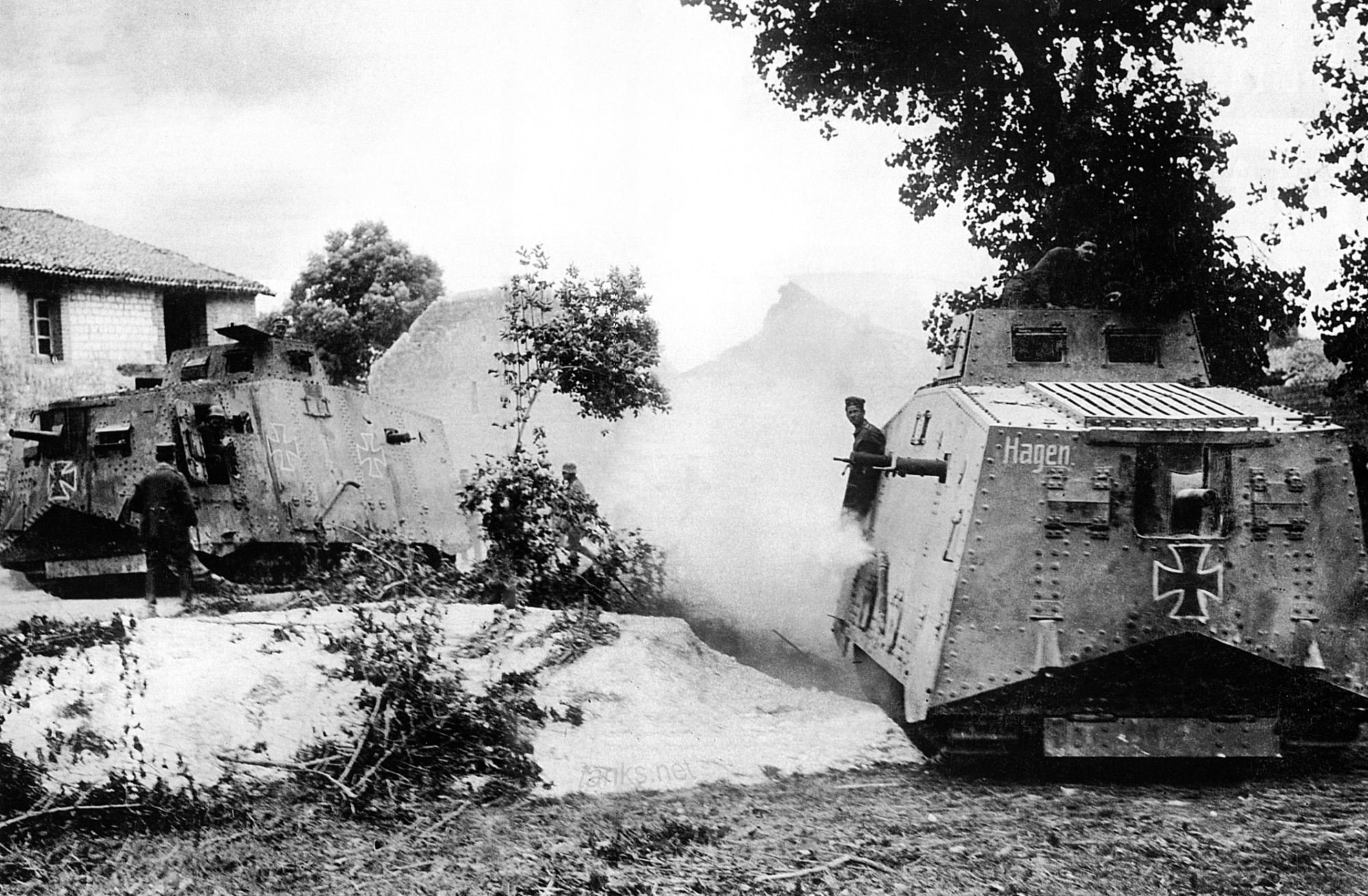 A7V Sturmpanzer-Kraftwagen – Army Tanks